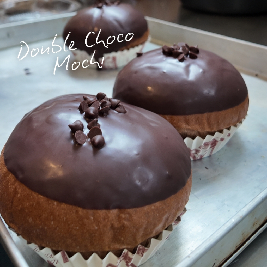Jual Double Chocolate Mochi Bun - Gram and Dough | Shopee Indonesia