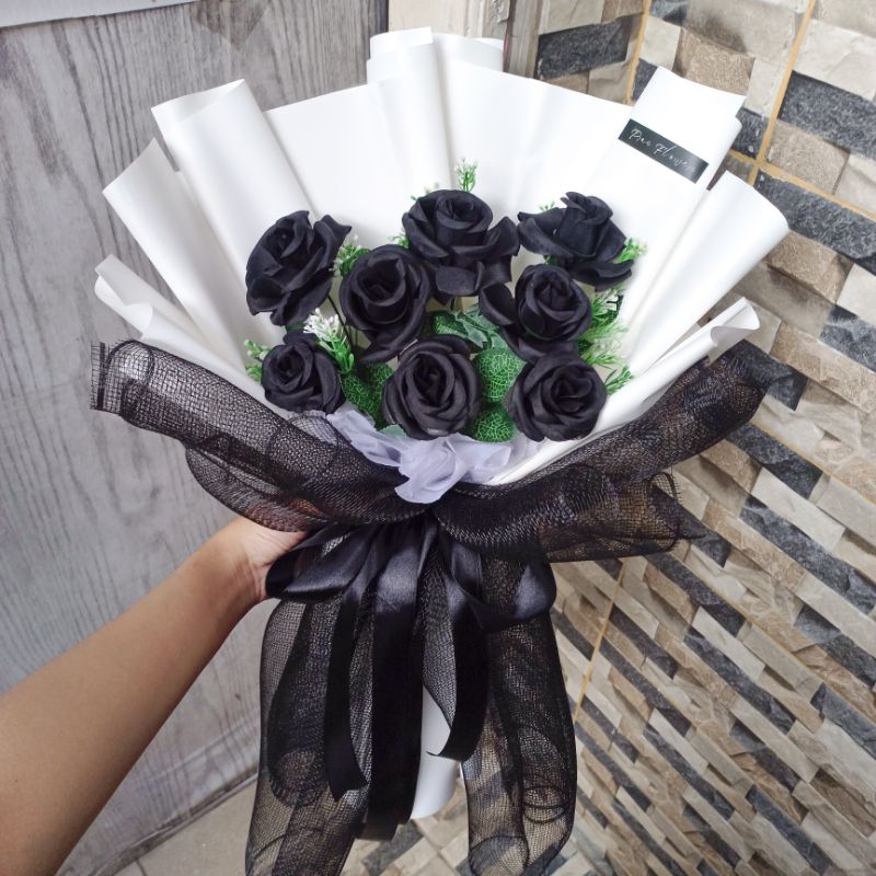 Jual [READY] Buket Bunga Mawar Hitam Monokrom Hadiah Wisuda Ulang Tahun ...