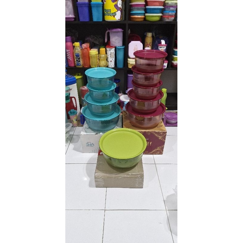 Jual Tupperware Luxury table collection set dan table coll hijau ...