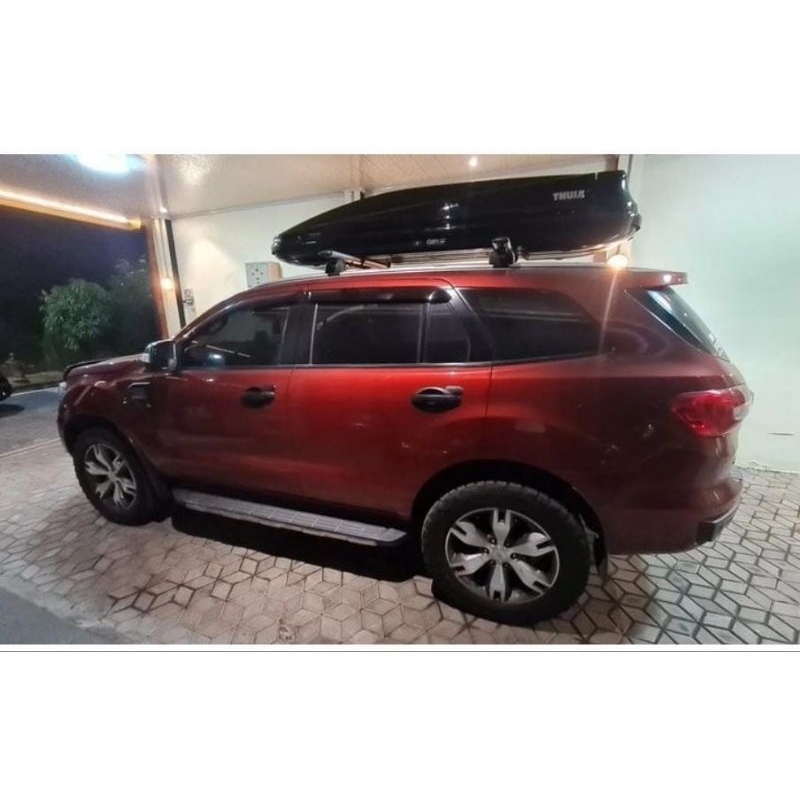Jual Bagasi Atap Mobil - Thule Roof box Touring 700 alpine - Black ...