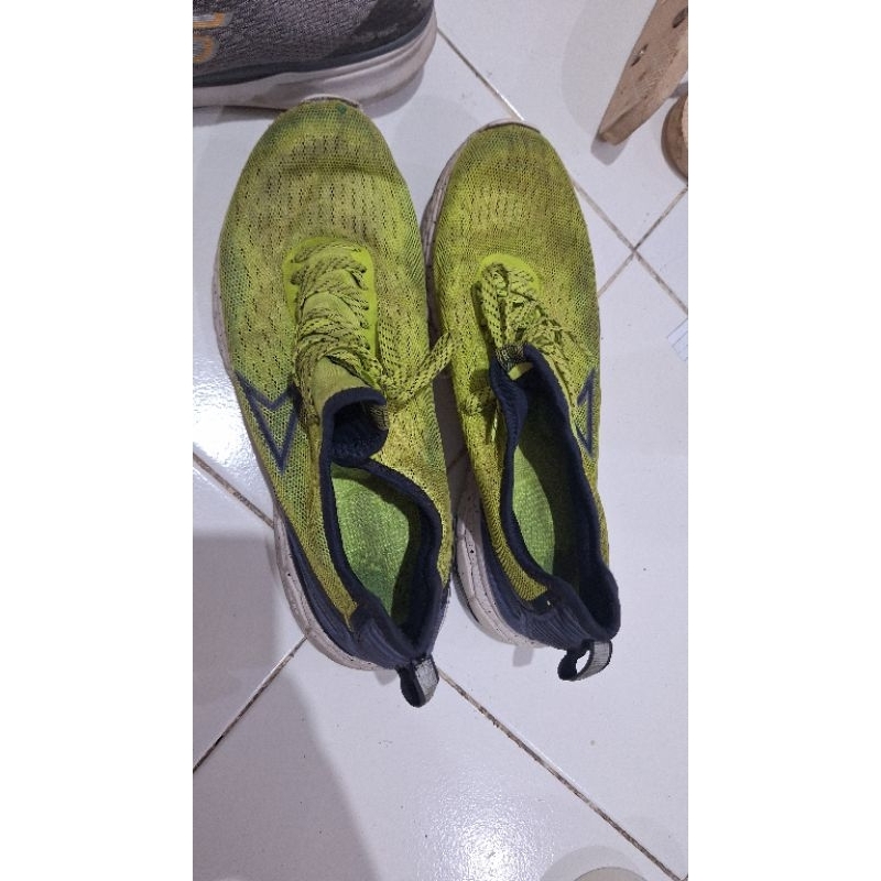 Jual sepatu running hijau | Shopee Indonesia