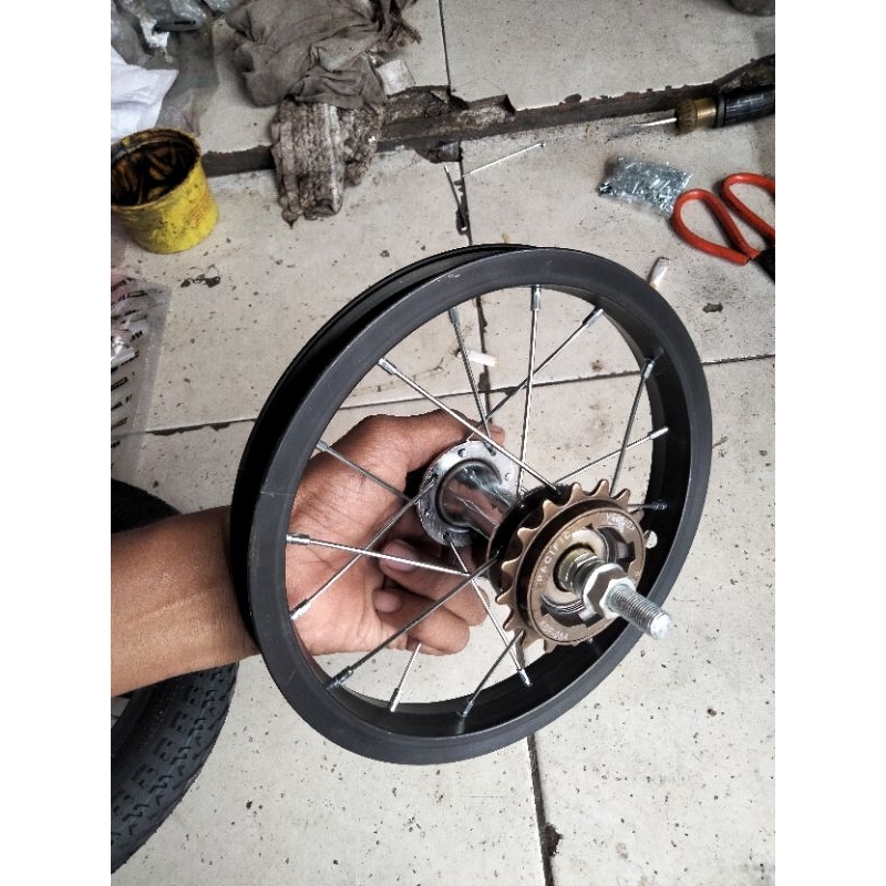 Jual velg sepeda ukuran 12 in bagian belakang lengkap dengan gir ...
