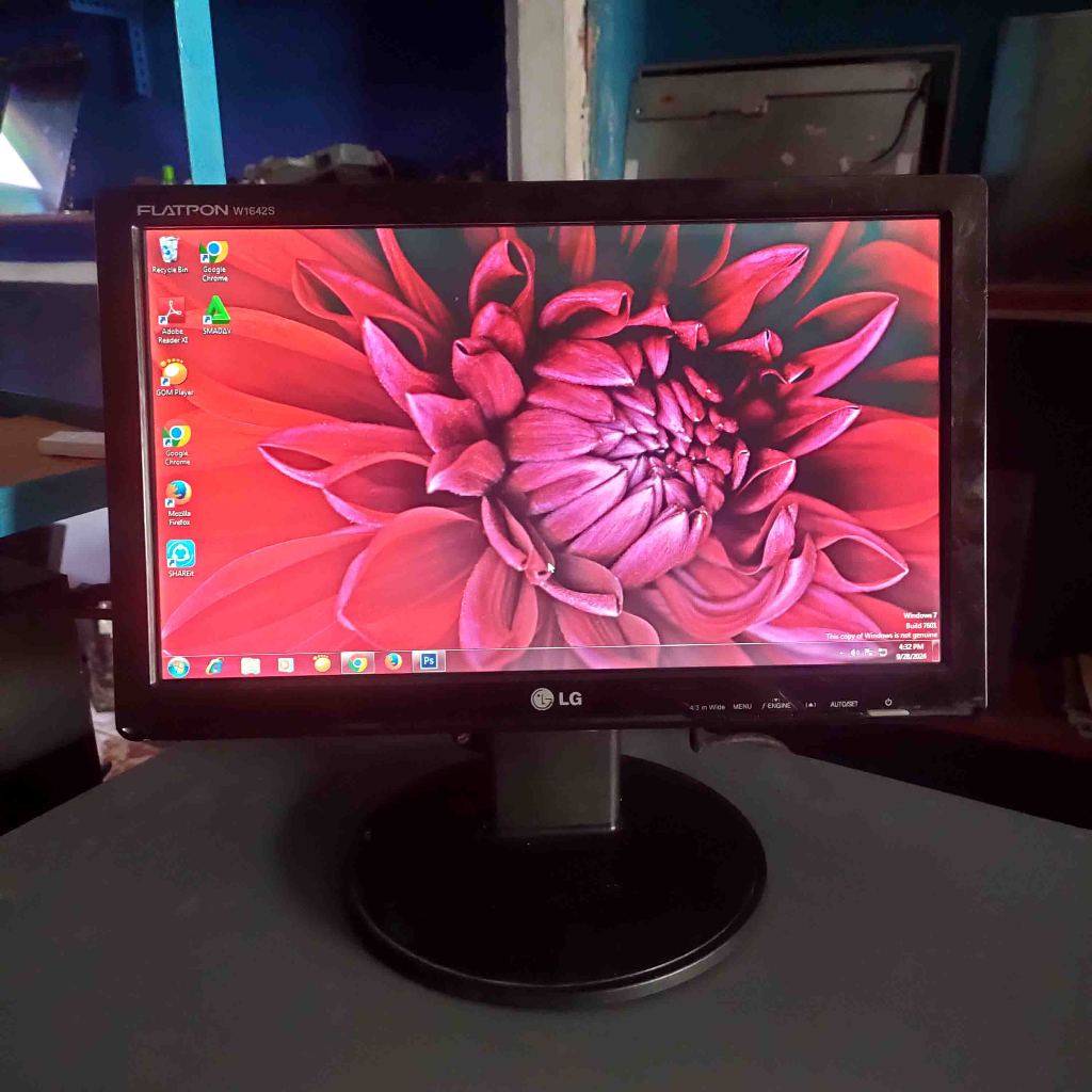 Jual Monitor Lcd Merk Lg Ukuran Layar 16 Inch Kondisi Normal | Shopee ...
