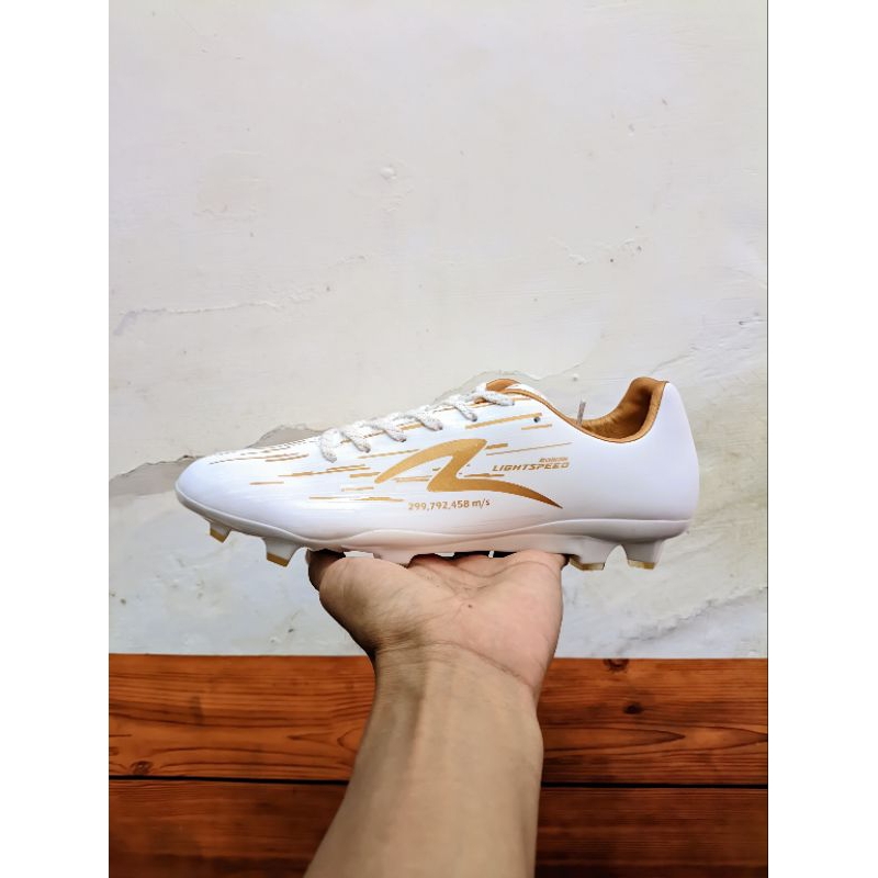 Jual Specs Accelerator Lightspeed Reborn FG White/Pale Gold | Shopee ...