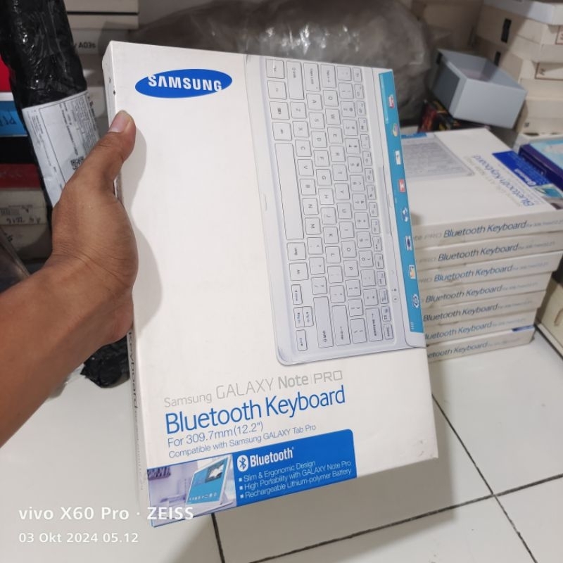 Jual Keyboard Qwerty Bluetooth Samsung Galaxy Tab Note Pro 12 inc ...