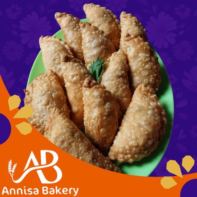 Jual Annisa Bakery / Pastel isi telur kentang wortel (isi 10 pcs ...
