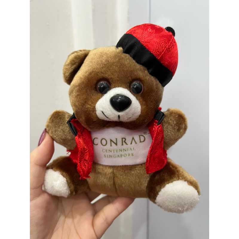 Jual Boneka beruang rompi merah Teddy Bear Conrad Centennial Singapore ...