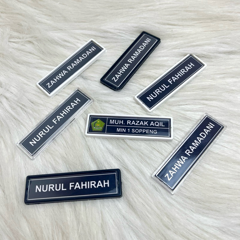 Jual Custom name tag papan nama bahan akrilik | Shopee Indonesia