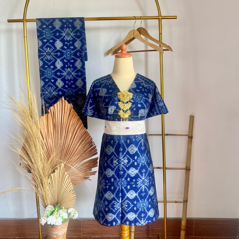 Jual KAIN TENUN ENDEK MOTIF PATRA ANTIK KHAS BALI BIRU GRINGSING ...