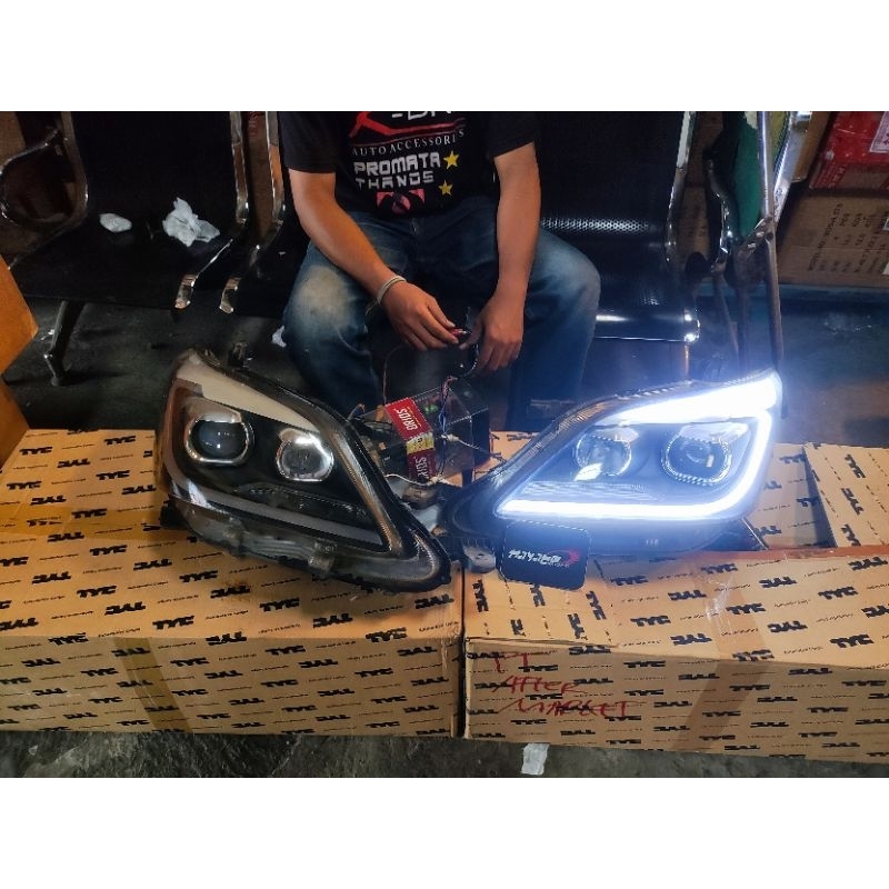 Jual Headlamp Grand Innova 2012up Sein RUNNING Aftermarket Bekas Super ...