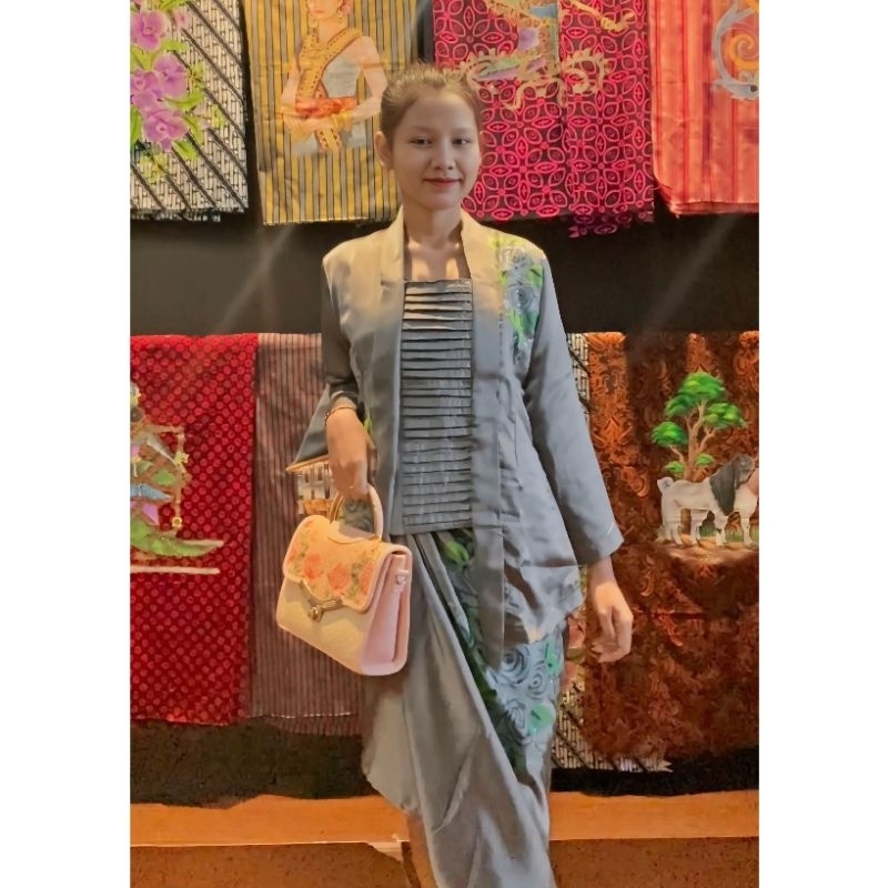 Jual ONESET KEBAYA DAN ROK LILIT LUKIS | Shopee Indonesia