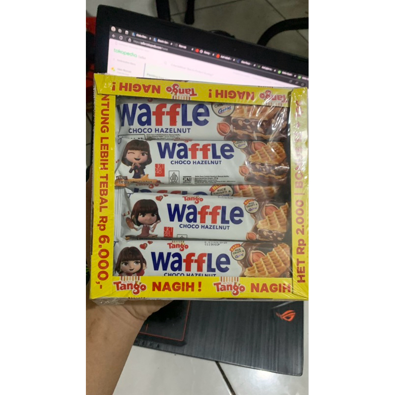 Jual TANGGO WAFFLE RASA CHOCO HAZELNUT 1 BOX ISI 12pcs | Shopee Indonesia
