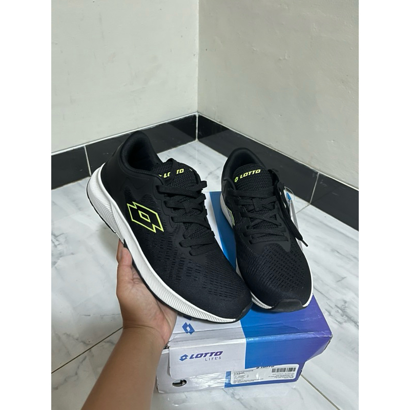 Jual Sepatu running Lotto men hitam sale 70% ukuran 41 (CAROL) | Shopee ...