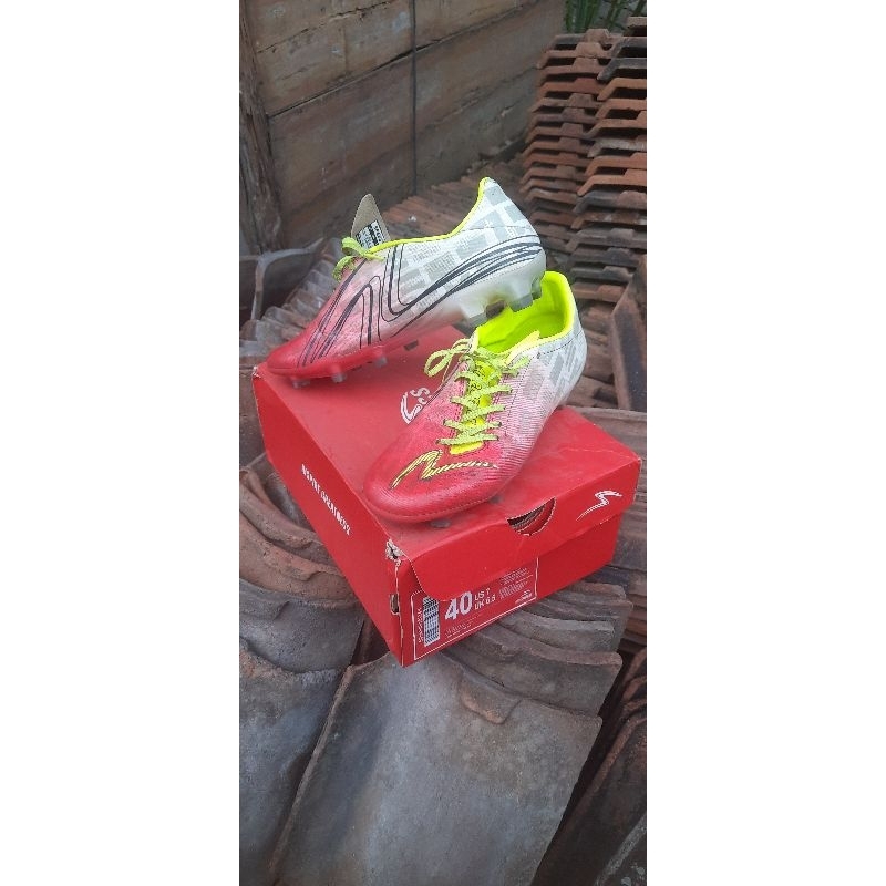 Jual Sepatu Bola Specs Accelerator Lightspeed 4 Nusantara Pack Pro FG ...