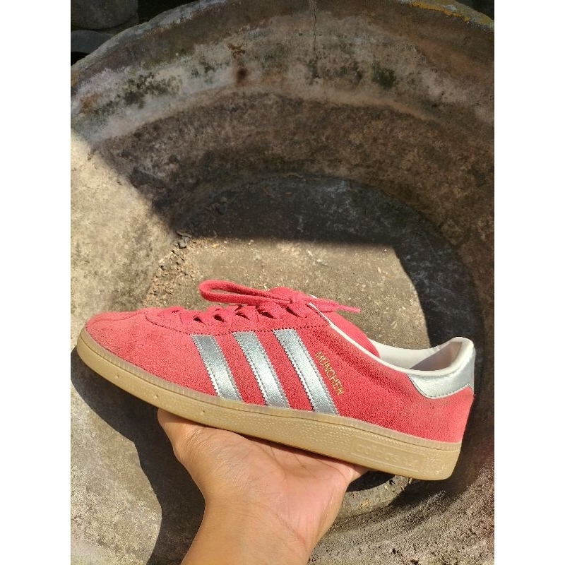 Jual Adidas Munchen Red Scarlett | Shopee Indonesia