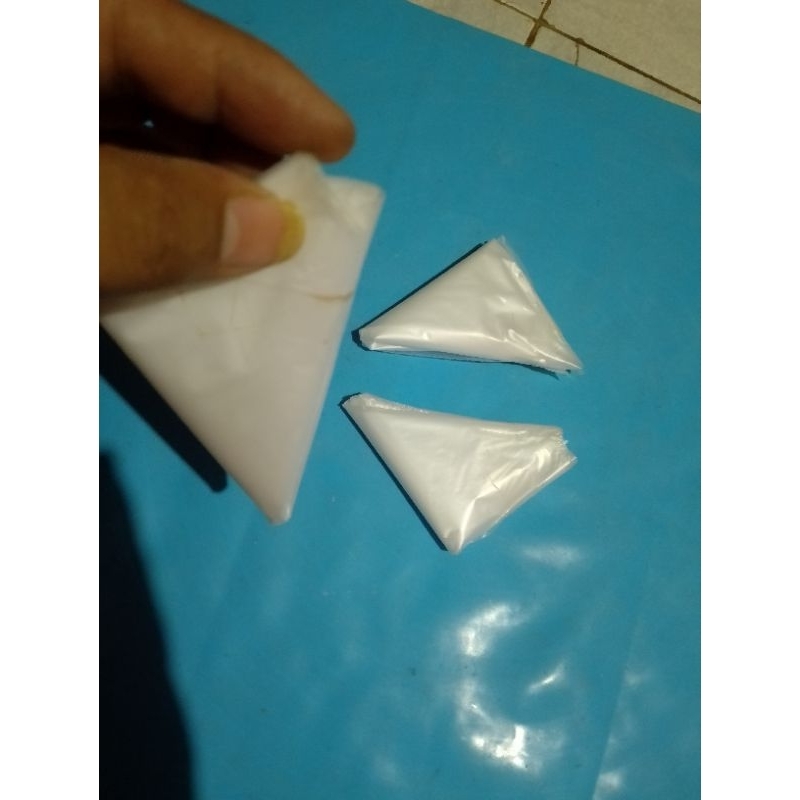 Jual Plastik segitiga/dekorasi kue isi 10pcs | Shopee Indonesia