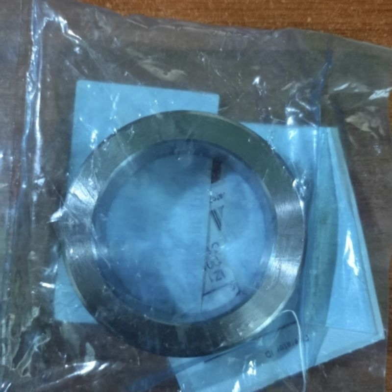 Jual lahar roda belakang cones com bearing Hilux Fortuner 42423-KK010 ...