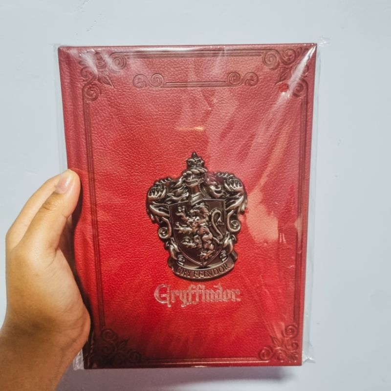 Jual Miniso x Harry Potter A5 Ebossment Hardcover Book Gryffindor (96 ...