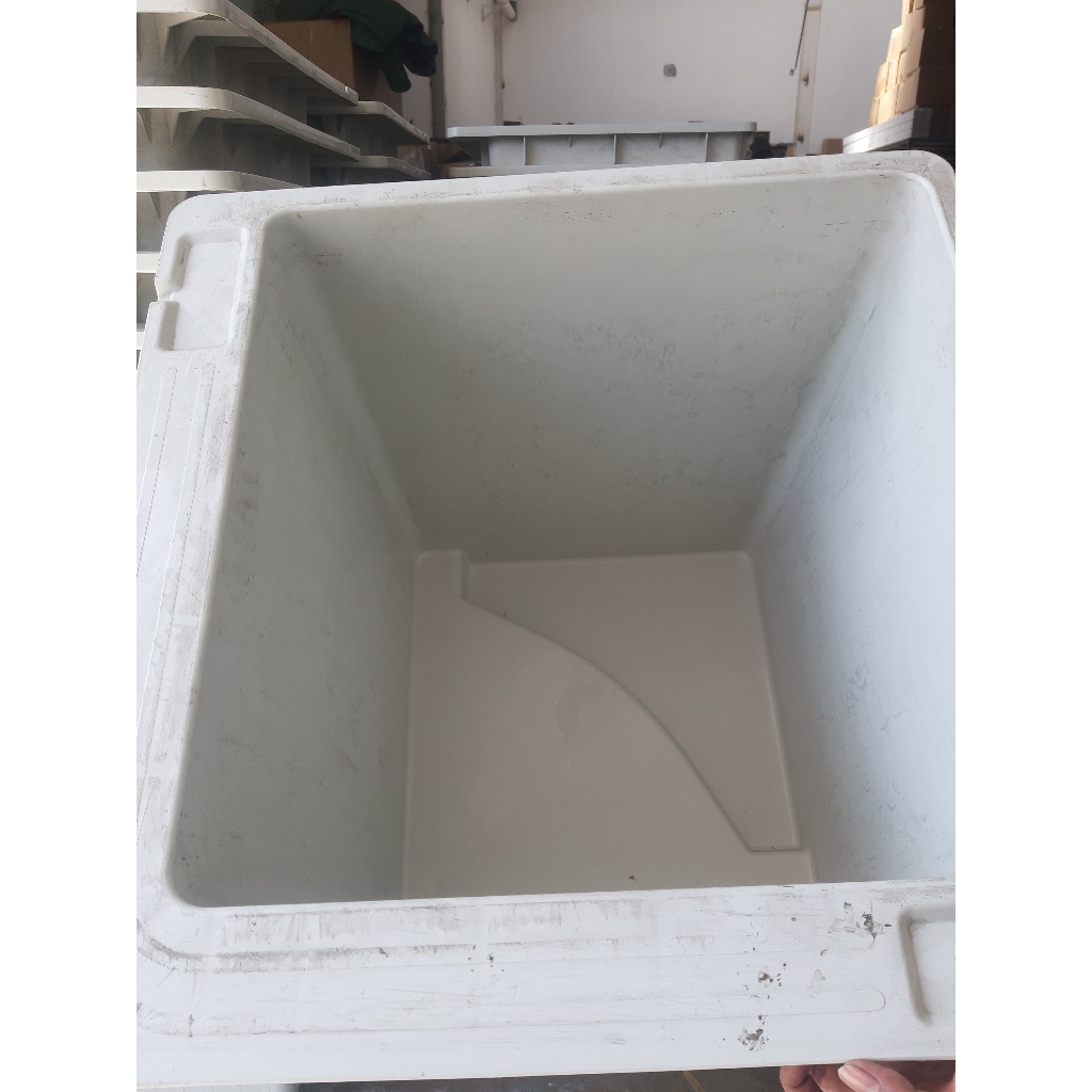 Jual BAK AIR MANDI BESAR PUTIH REJECT + TEMPAT SABUN + LUBANG PENUTUP ...