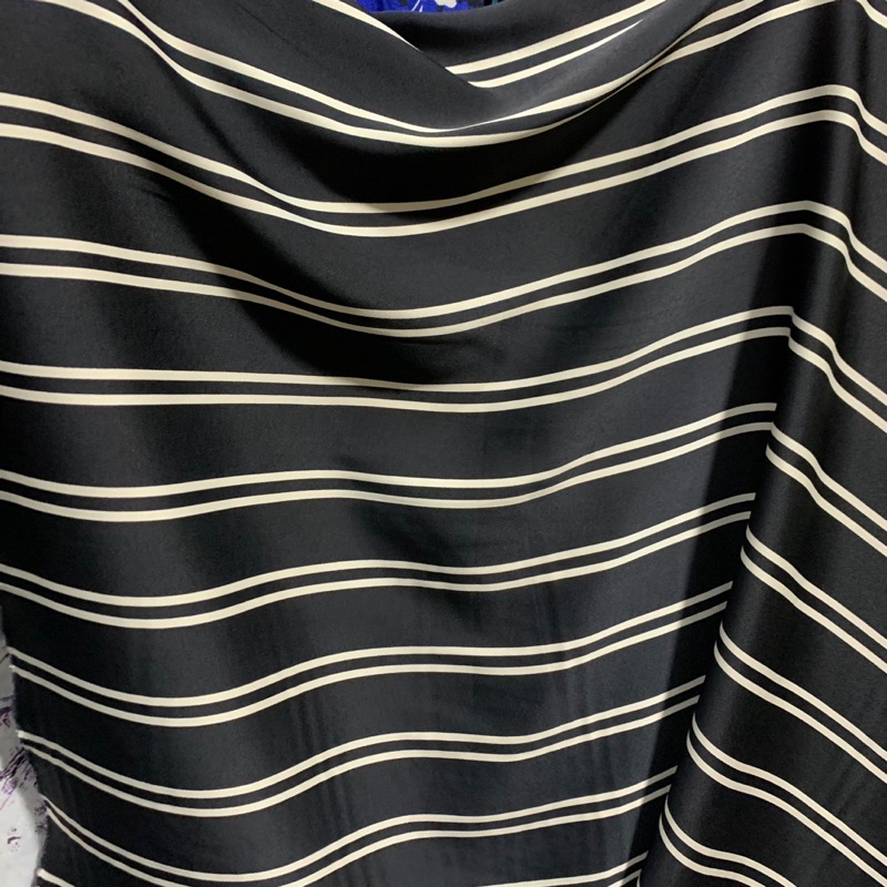 Jual kain silk motif salur - kain salur satin silk - kain babysilk ...