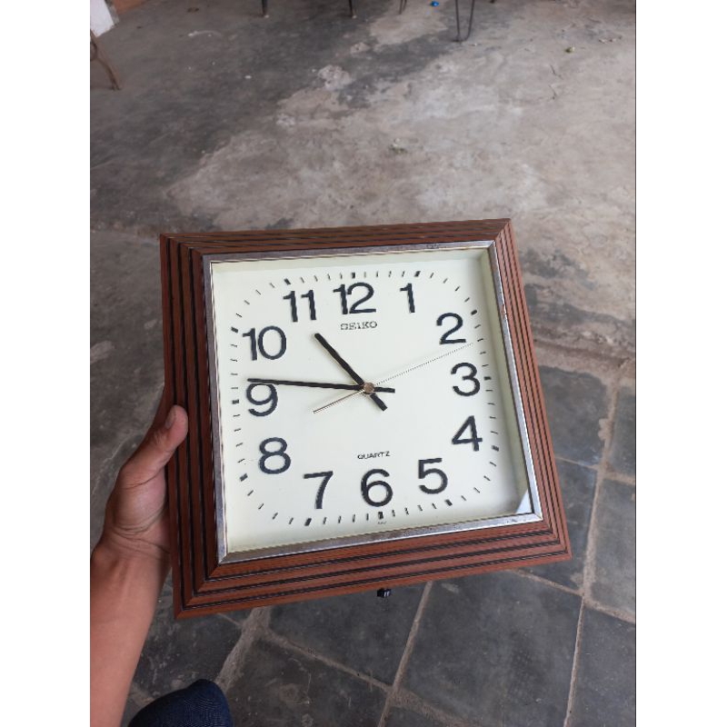 Jual Jam dinding seiko japan kotak baterai tanggung nyala | Shopee ...