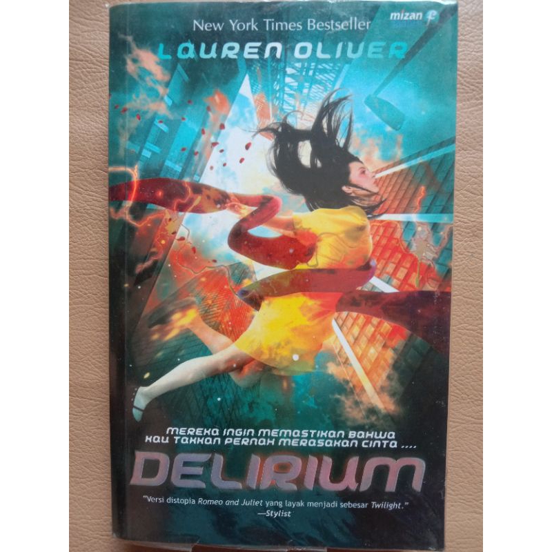 Jual Novel Terjemahan DELIRIUM By Lauren Oliver | Shopee Indonesia