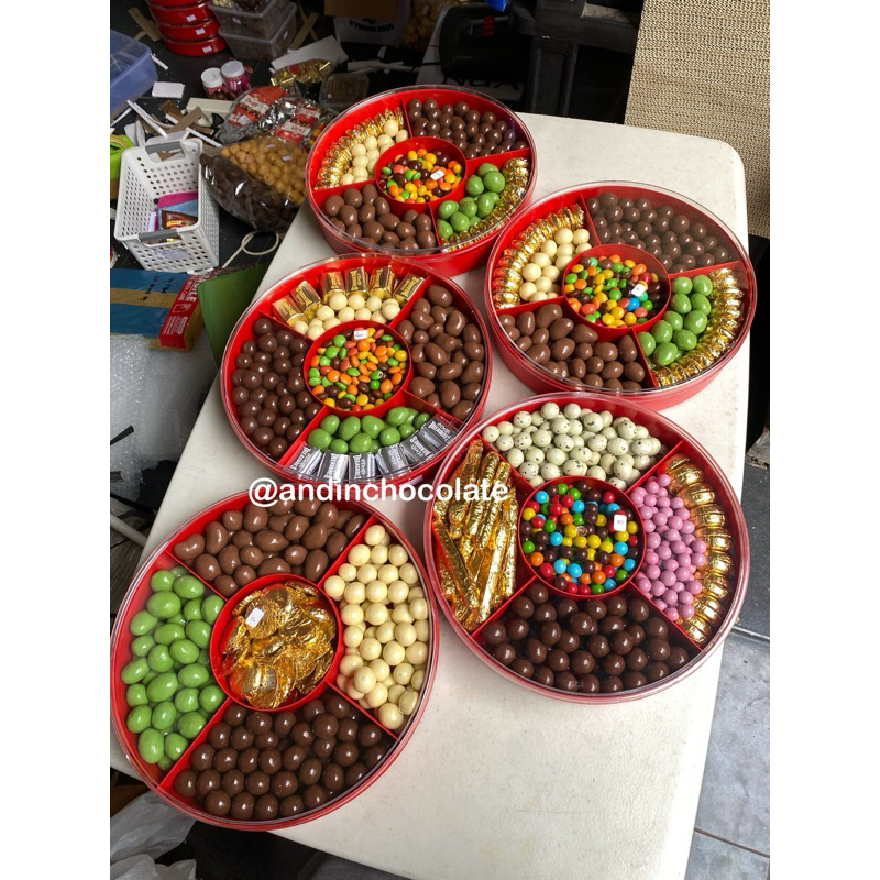 Jual Mix Raya Coklat Hampers toples Jumbo Coklat Lebaran | Shopee Indonesia