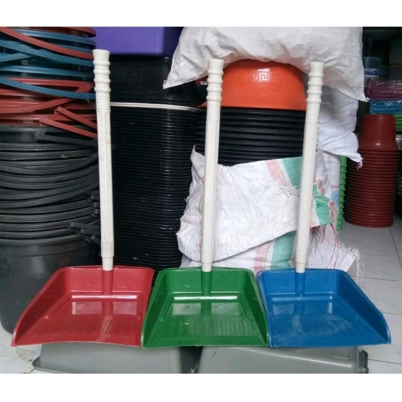Jual pengki plastik gagang sekup sekop pengki olivia serok sampah ...