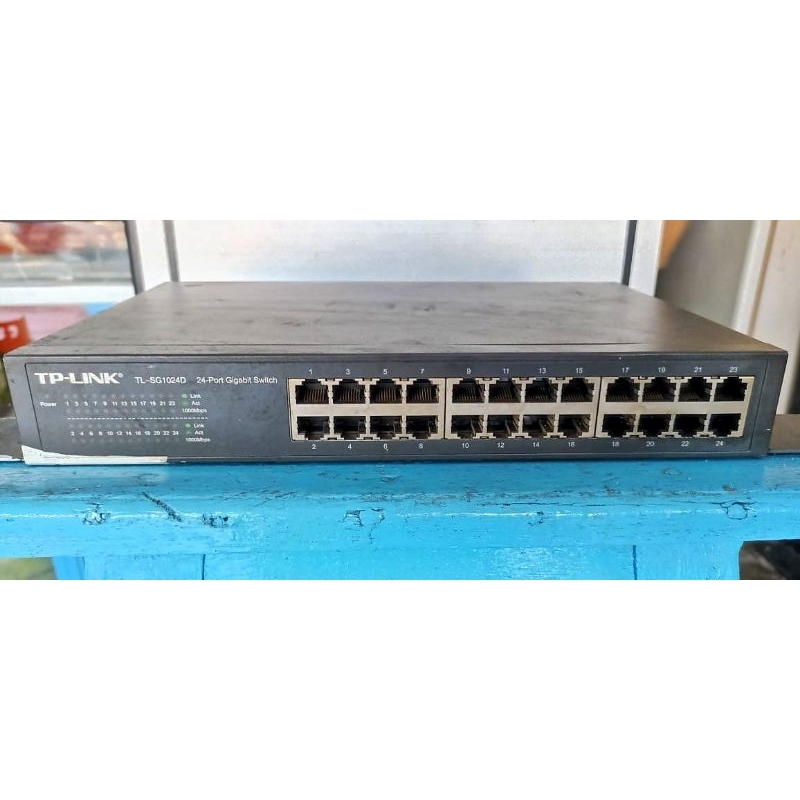 Jual switch hub 24 port gigabit merk TP LINK seken | Shopee Indonesia