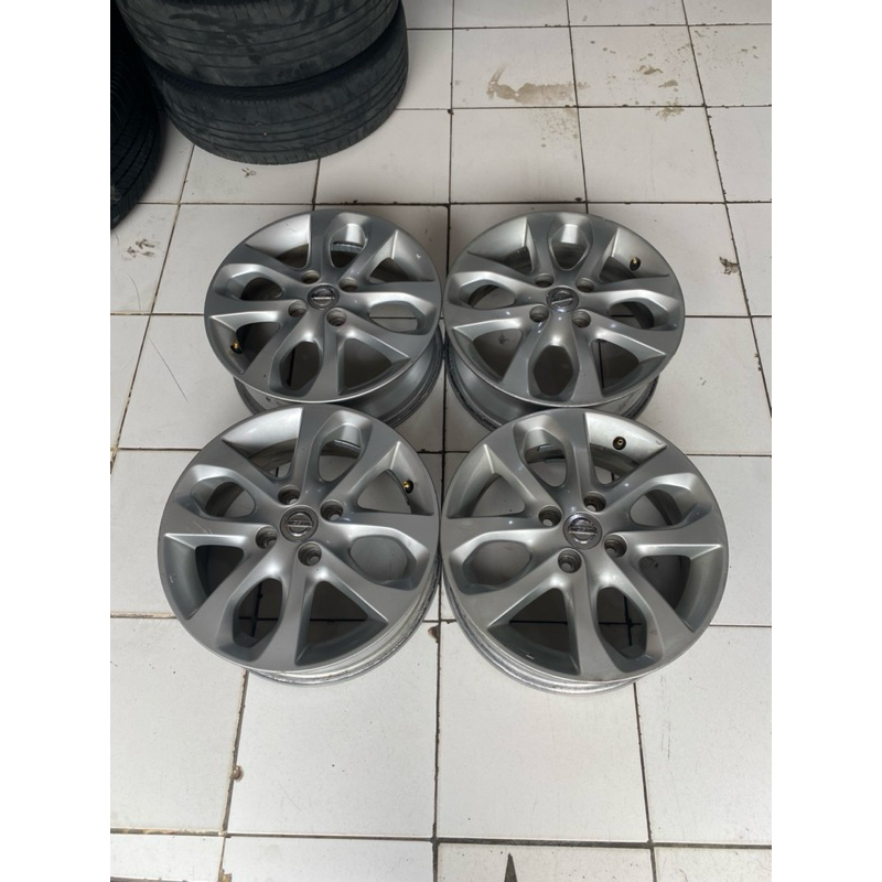 Jual VELG MOBIL BEKAS OEM NISSAN MARCH R15x5,5 ET 50 KONDISI BAGUS ...