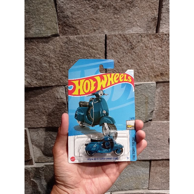 Jual Hotwheels VESPA 90 SS SUPER SPRINT(1966) | Shopee Indonesia