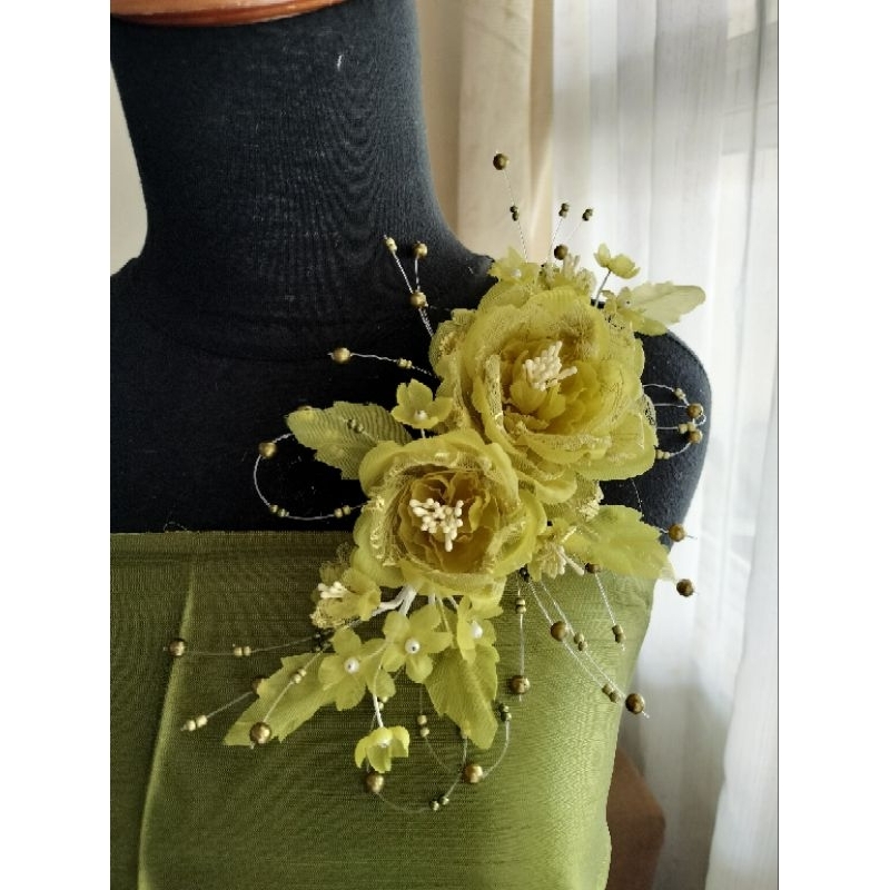 Jual Bros bunga bahu / korsase aksesoris pengantin / kebaya pesta ...