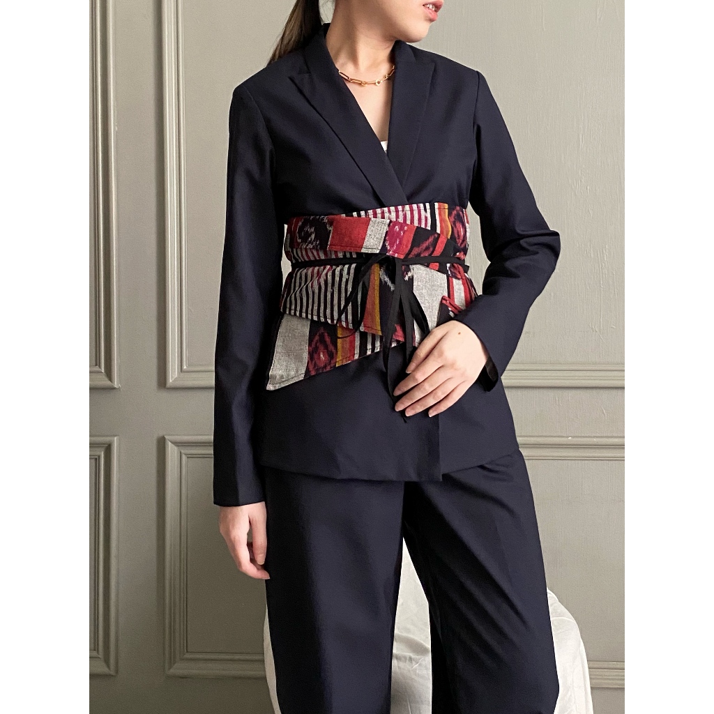 Jual Tenun Obi - Woman At Work | Shopee Indonesia