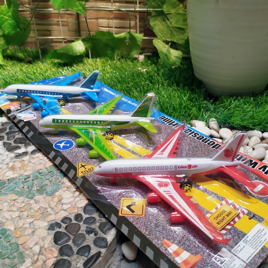Jual Diecast Set Pesawat Airbus Garuda city link lion air 3in1 - Mainan ...