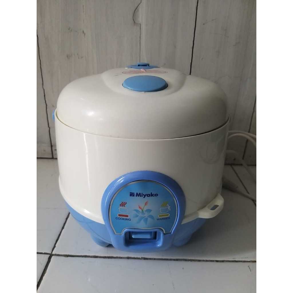 Jual RICE COOKER MIYAKO 0,63L | Shopee Indonesia