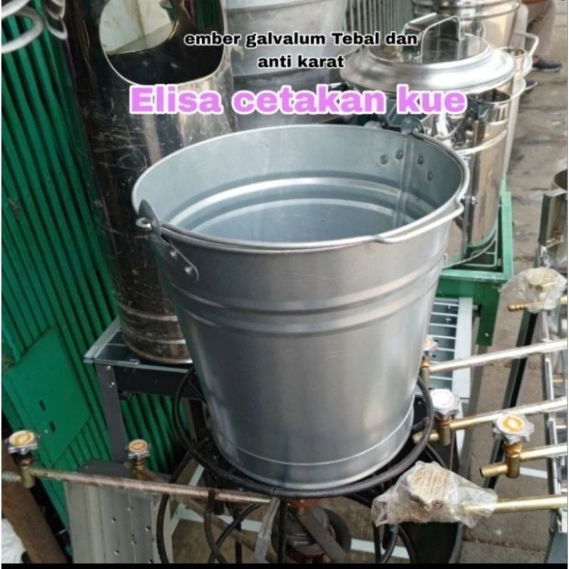 Jual Ember galvanis 20 liter / Ember kaleng tebal anti karat / Ember ...
