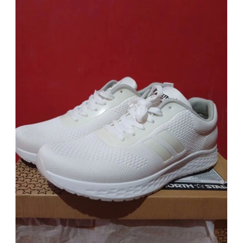 Jual Sepatu Sneakers NORTH STAR BATA warna putih | Shopee Indonesia