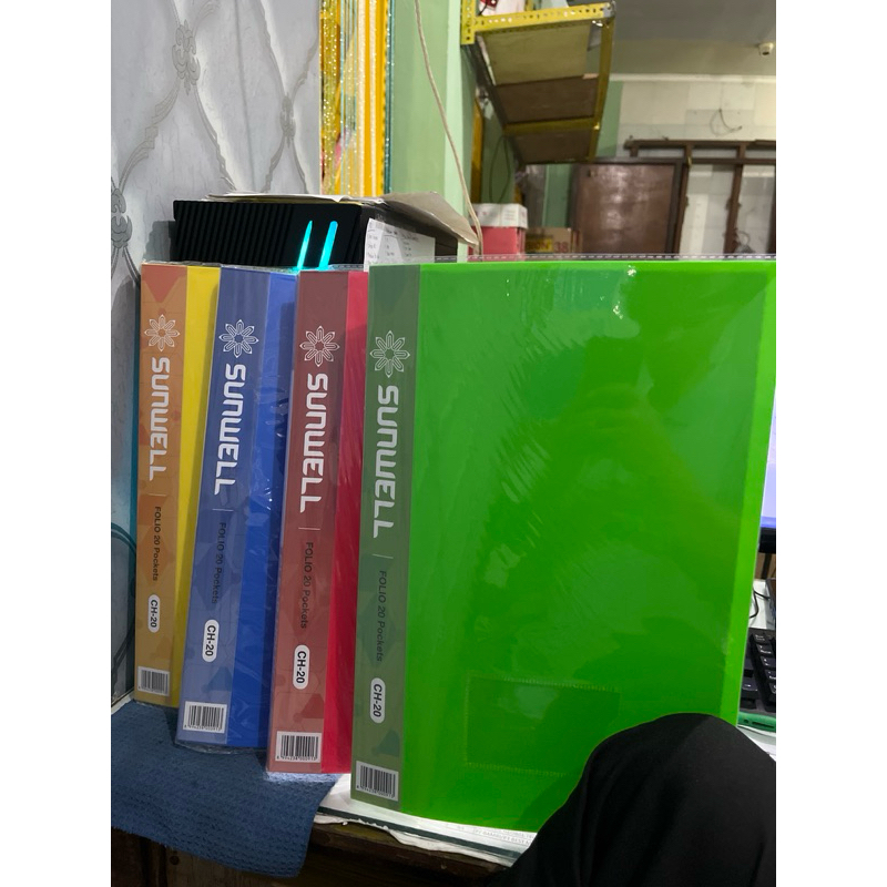 Jual CLEAR HOLDER SUNWELL F4 20 LEMBAR / POCKET | Shopee Indonesia