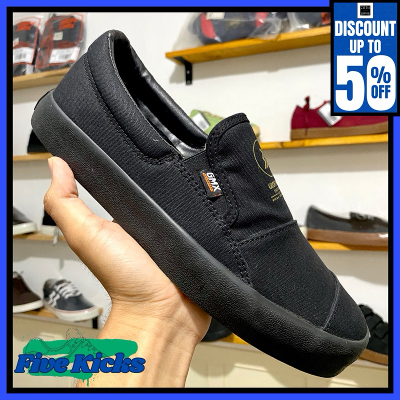 Jual Seatu Geoff Max Original - Meery Full Black | Sepatu Pria | Sepatu ...