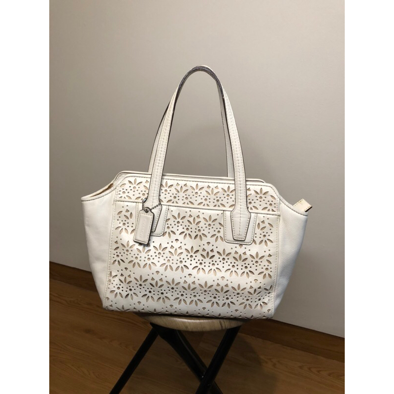 Jual tas coc putih coach bag lasercut white | Shopee Indonesia