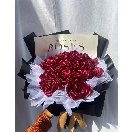 Jual BUKET SATIN MAROON DAN SINGLE FLOWER | Shopee Indonesia