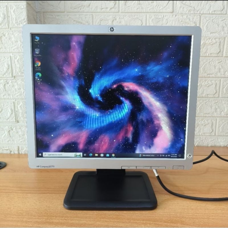 Jual LCD MONITOR HP 17INCHI KOTAK SQUARE MULUS NORMAL LENGKAP KABEL ...