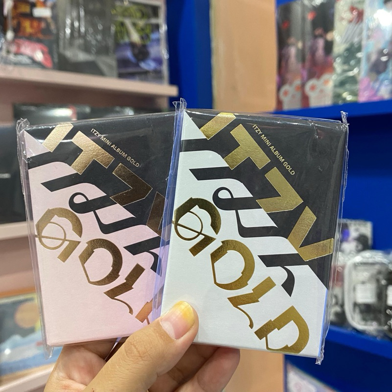 Jual ALBUM ITZY - GOLD ( Nemo ver ) | Shopee Indonesia