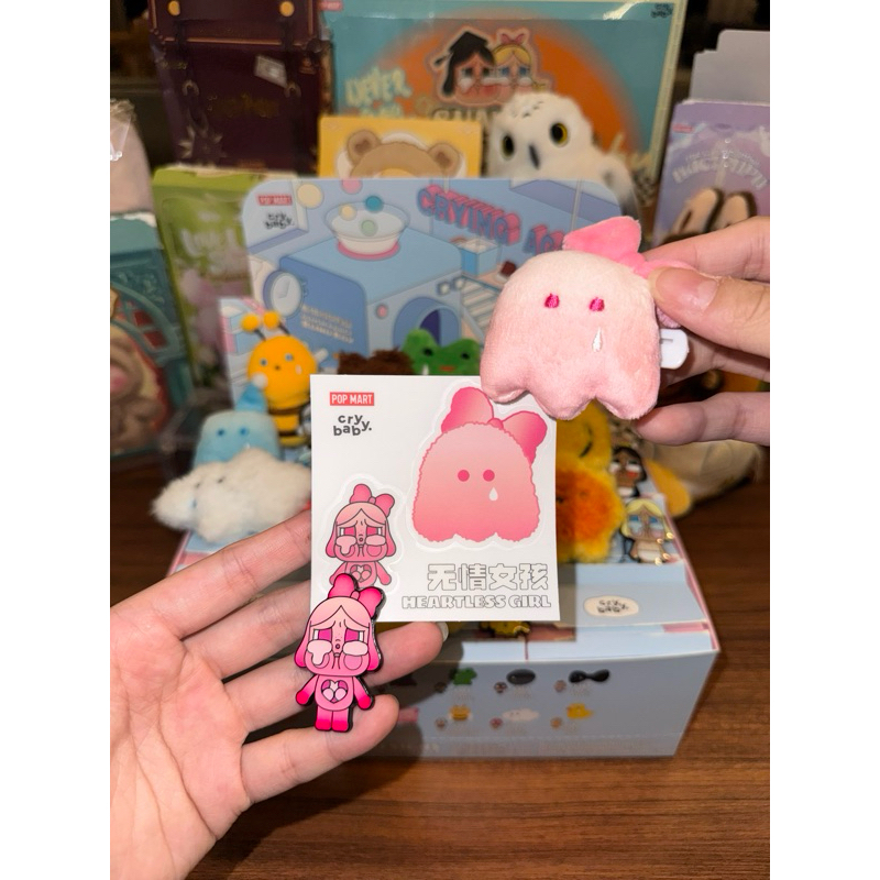 Jual READY STOCK! POPMART POP MART HEARTLESS GIRL PINK BADGE PIN ...