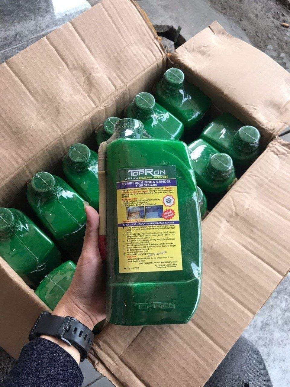 Jual TOPRON PEMBERSIH LANTAI 1 Liter / CAIRAN PEMBERSIH TOILET ...