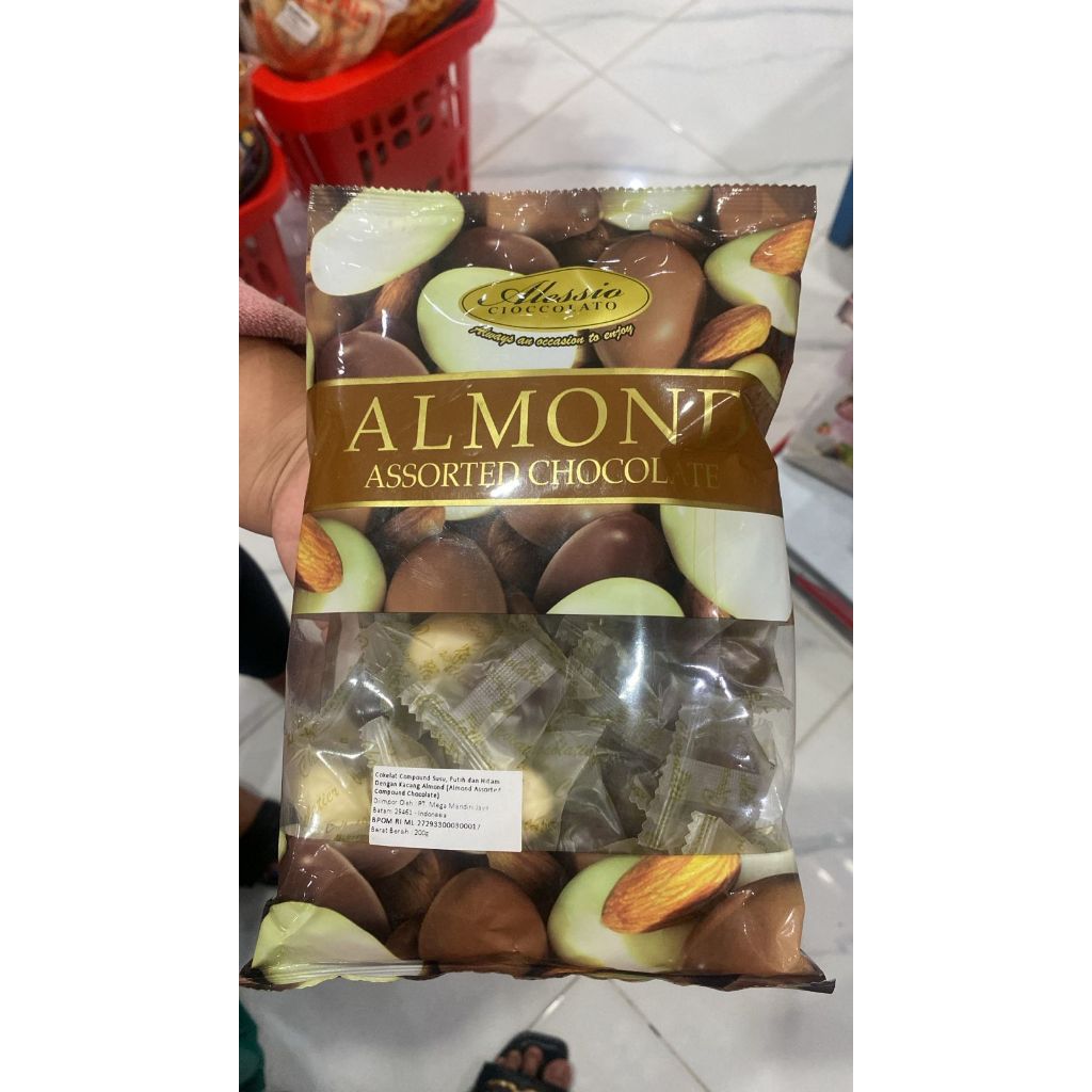 Jual Snack/Cemilan/Makanan Ringan Coklat Compound Susu, Putih Dan Hitam ...