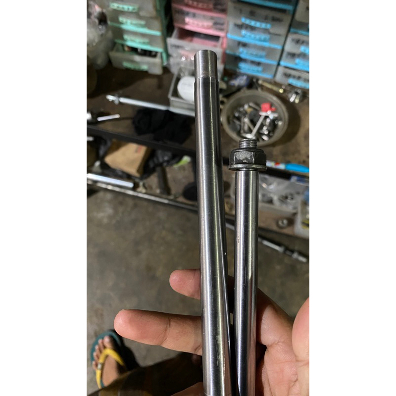 Jual As roda riquest an ukuran custom bahan besi, ( ada drat kanan kiri ...