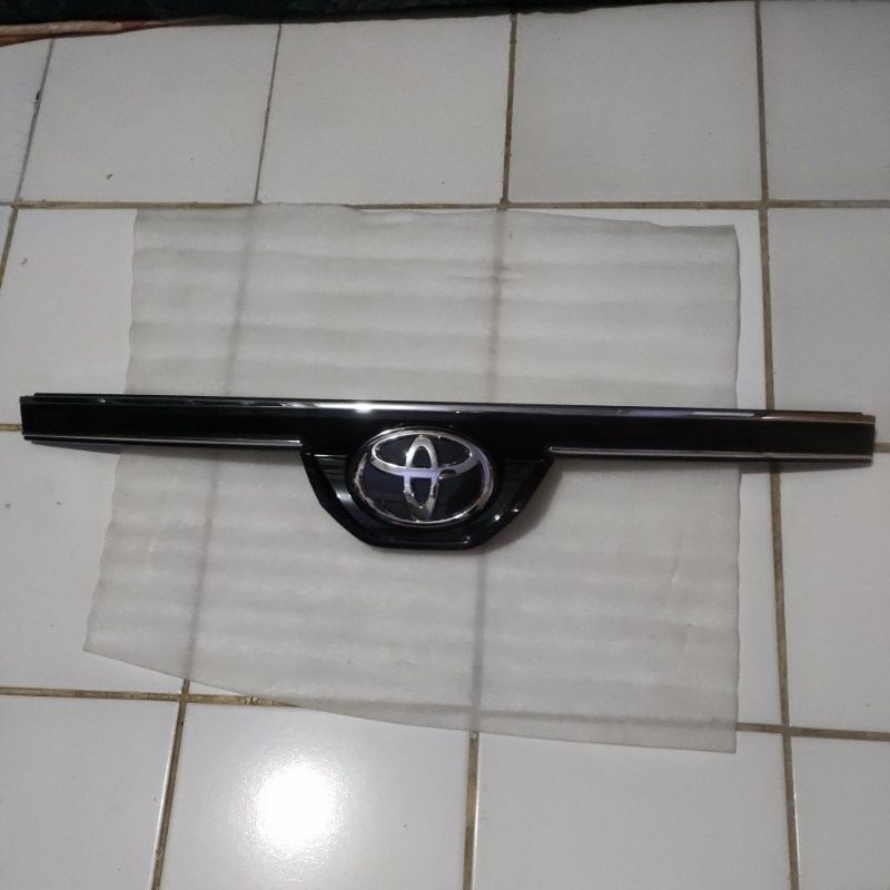 Jual list moulding kap mesin Avanza,Xenia,New facelift 53121-BZ670/80 ...