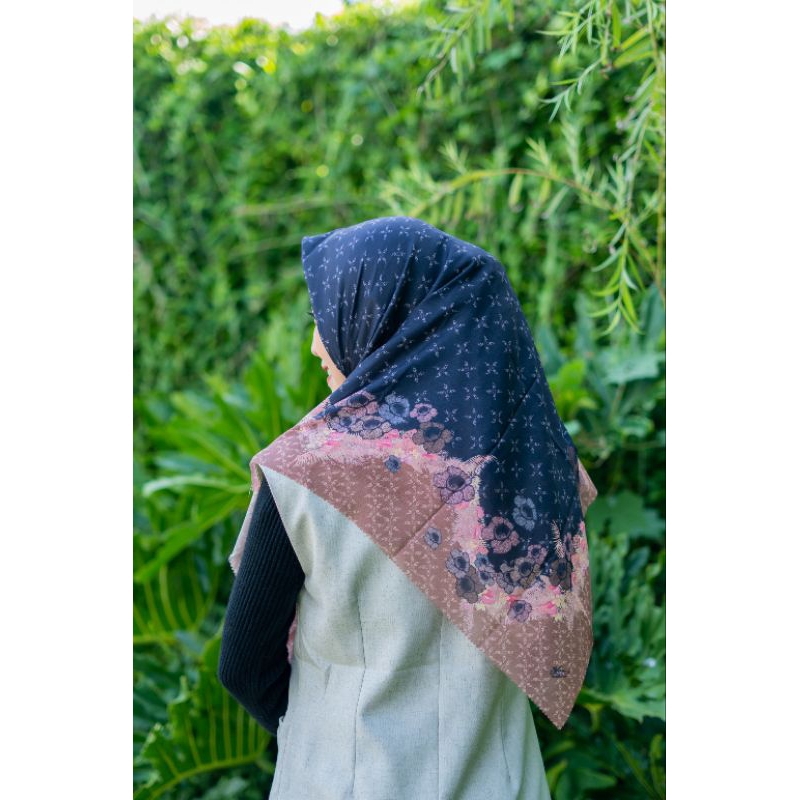 Jual hijab motif bunga rafflesia khas bengkulu / bahan voal / kitoscarf ...