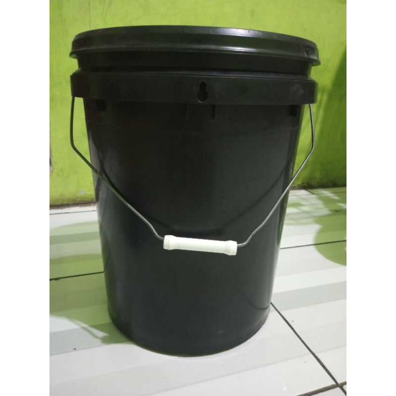 Jual ember bekas 25 kg + tutup sudah bersih siap pakai (warna/sablon ...